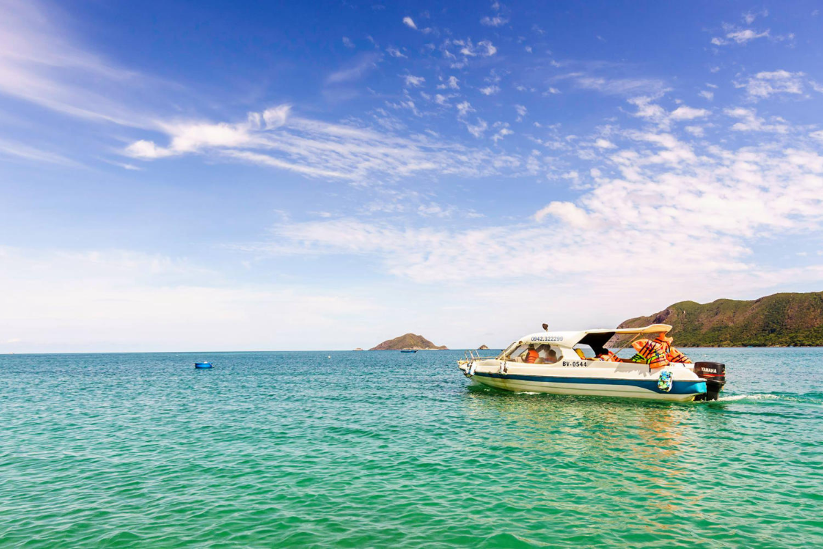 Discover Bay Canh Island & Cau Island, Con Dao Tour