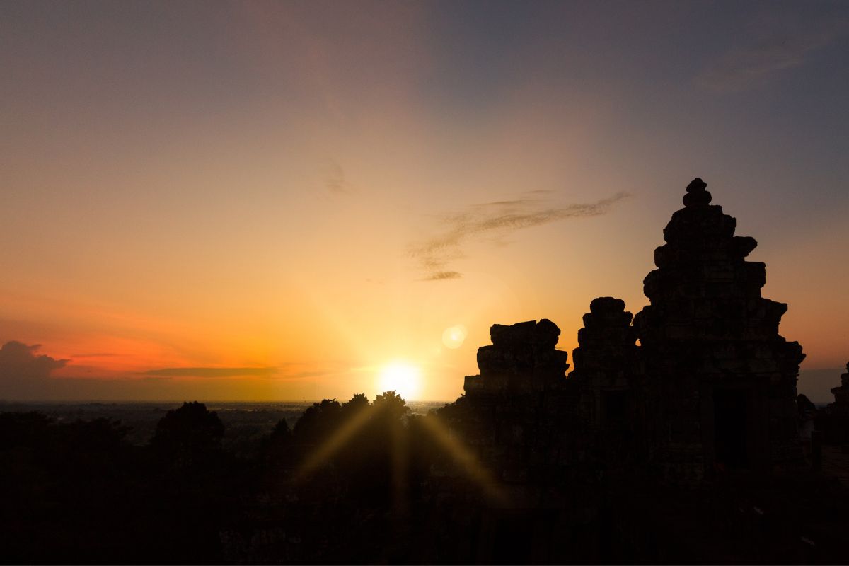 Sunset at Phnom Bakheng: A Mesmerizing Experience at Angkor Wat